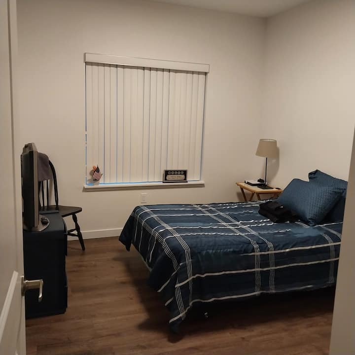 Private Room In New Apartment - Roseburg, OR