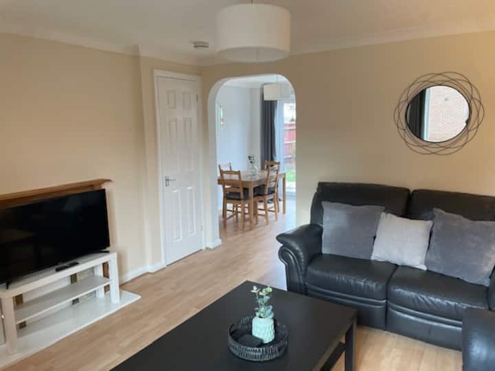 3 Bedroom Entire House In Didcot - Wallingford