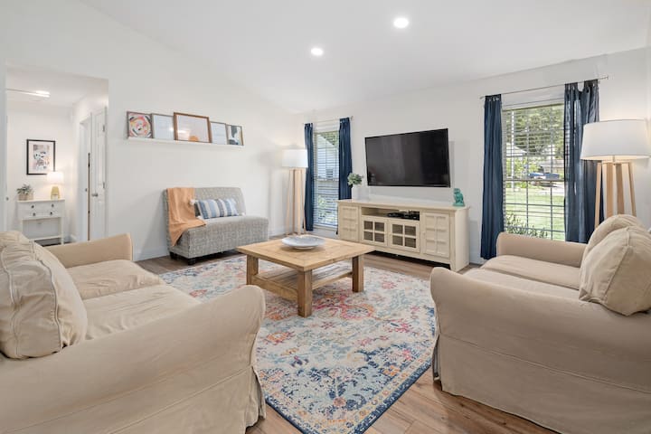 Jack & Jill Suite, 2 Hot Tubs+ Pool - Asheville, NC