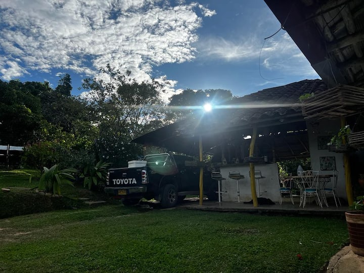 Finca Cacaotera Con Animales - La Plata, Colombia