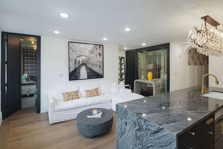 Stylish 2br Retreat Walk To Rocky Steps - Philadelphie, PA