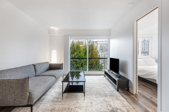 Mount Pleasant Gem - Cozy 1 Bedroom Home - Vancouver