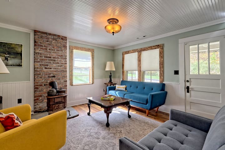 Cozy Vintage Cabin W/ Starlink • Near To Smokies - Bryson City, NC