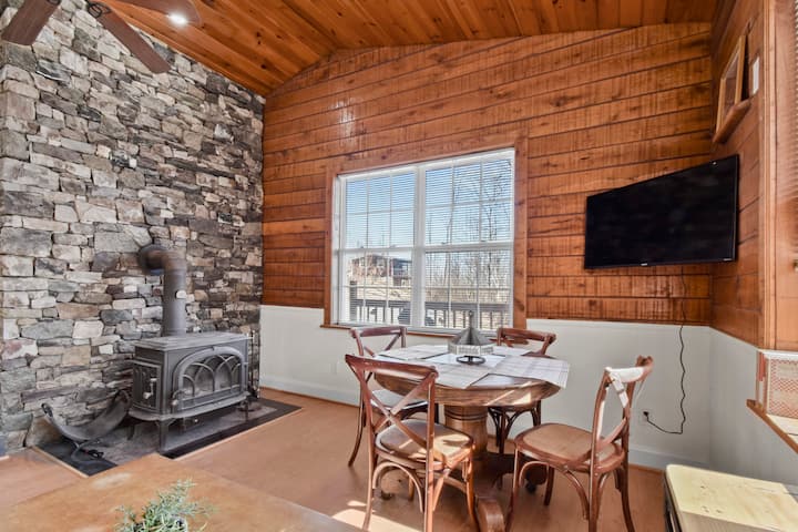 Cozy Mountain Cabin - Virginia