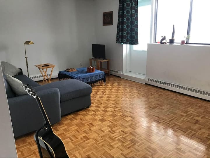 Grand Logement Bien Situé - Brossard