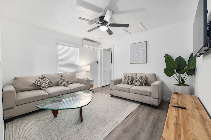 Lovely Retreat In Long Beach - Long Beach, CA