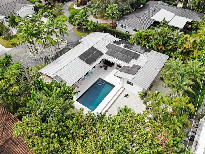 Updated Tropical Mid-century Home - Coral Gables, FL