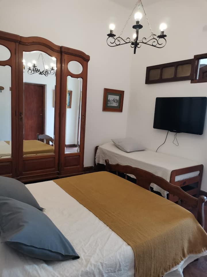 Hotel Colonial - Habitación Triple Standard - Salta