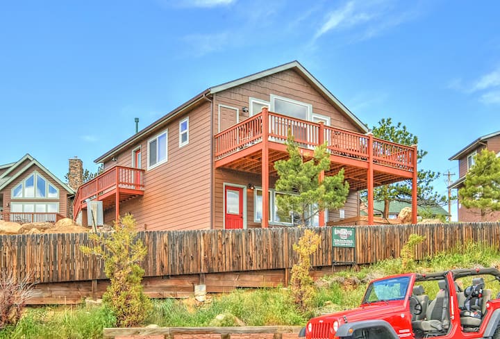 Great Views From 2 Decks, In-town, Hot Tub! - Estes Park, CO