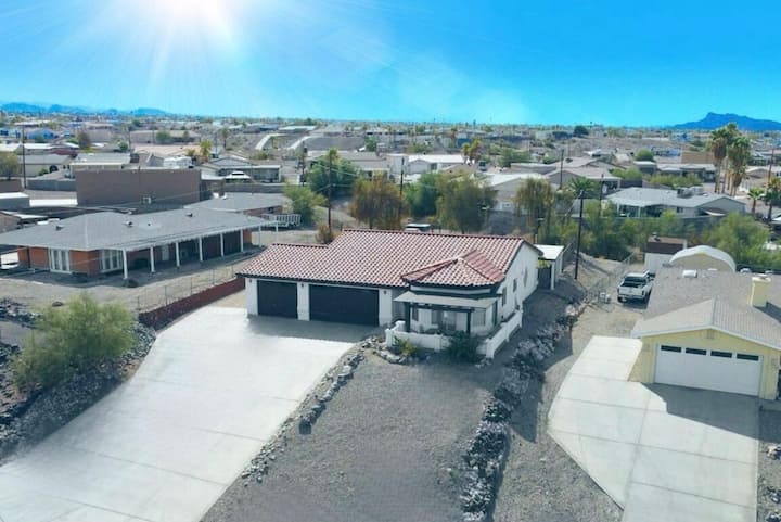 Lake Views, Sunsets, And Jacuzzi - Lake Havasu City, AZ