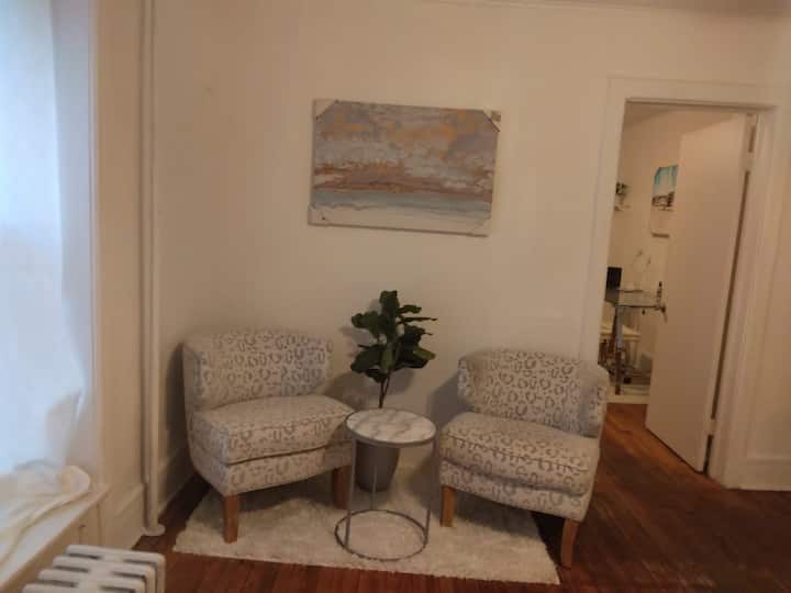 Your Vintage Royalty Stay - Syracuse, NY