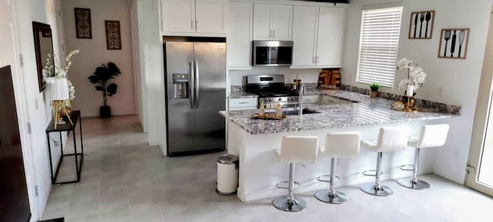 Cozy Guest Casita W/ Separate Entrance - Avondale, AZ