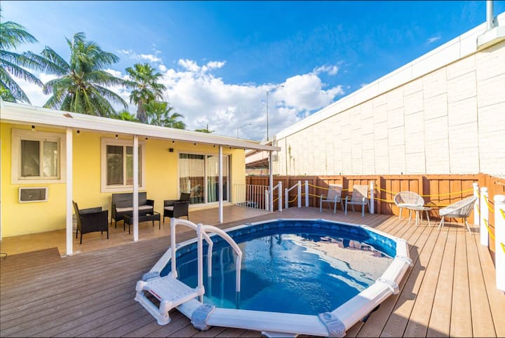 Pool, Parking, 4 Bedroom, 2 Full Bath, Sleeps 8 - Miami