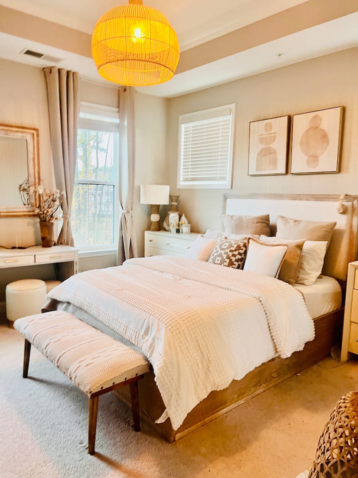 Beautiful, Sunny & Cozy New 1-br/ba (Upstairs) - Alpharetta, GA