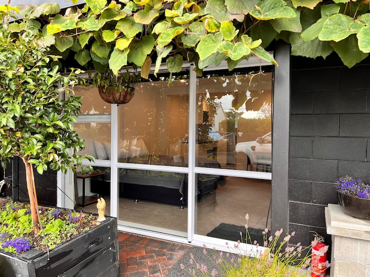 Main House Studio - Dunrovin Motel, Taupo - Taupo