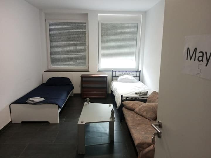 Maya Zimmer In Heilbronn Zentrum - Heilbronn