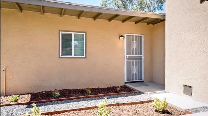 Mv- Private Entrance Suite Own Kitchen And Bathroo - Madera, CA