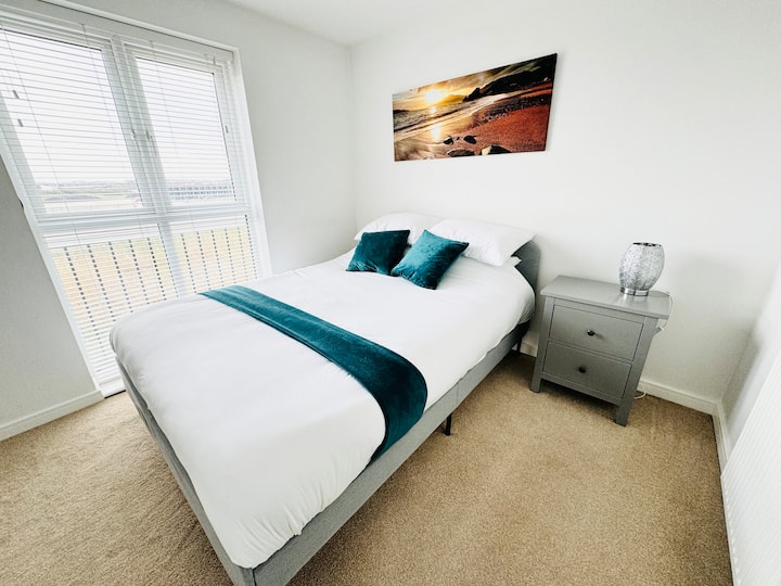 Bristol Suites: Stay With Free Parking & Amenities - Bristol