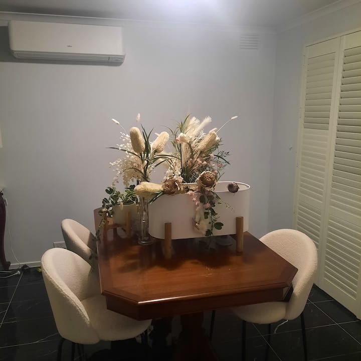 Bedroom In Quiet Home, With Double Bed. - Forest Hill, Australia