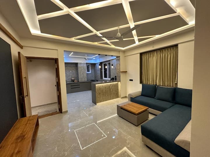 2bhk Furnished Apartment - コールハープル