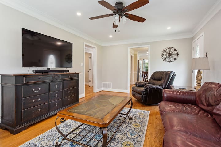 Private Home In The Heart Of Gainesville - Gainesville, GA