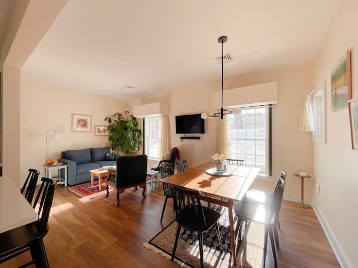 Spacious Walkable  Downtown Saratoga 2/2 Sleeps 8 - 薩拉託加斯普林斯