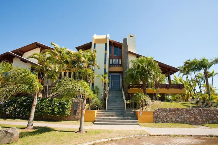 Casa Frente Mar Jurere In - Governador Celso Ramos