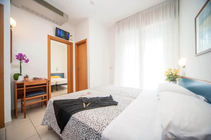 Cozy Central Family Room ! - Riccione