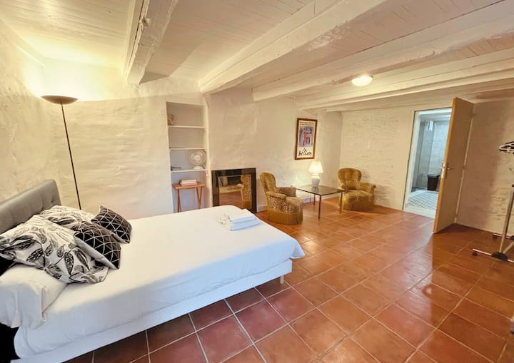 Studette Cosy à Cahors : Tranquillité Assurée - Cahors