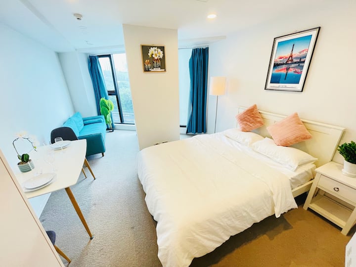 Centrally Located Apartment With Pool And Sauna - Auckland