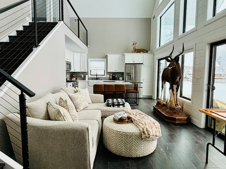 Twin Peaks On Sacandaga Lake - Galway, NY