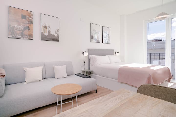 Limehome Valencia Sant Jacint | Studio + Balcony - Moncada