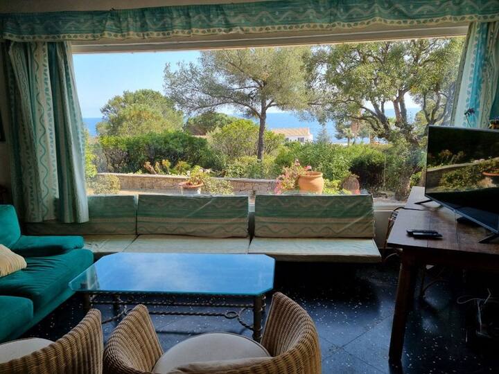 Loue Rez-jardin De La Maison  L'arche De Noe - Fréjus