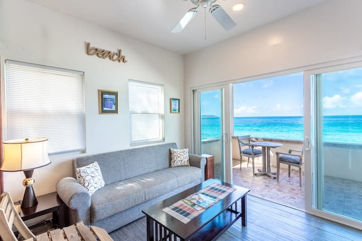 Apple Surf: Sea Breeze - Oceanfront 1 Bedroom - East End