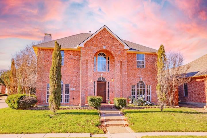 Pet-friendly 5-bedroom + Pool - 앨런