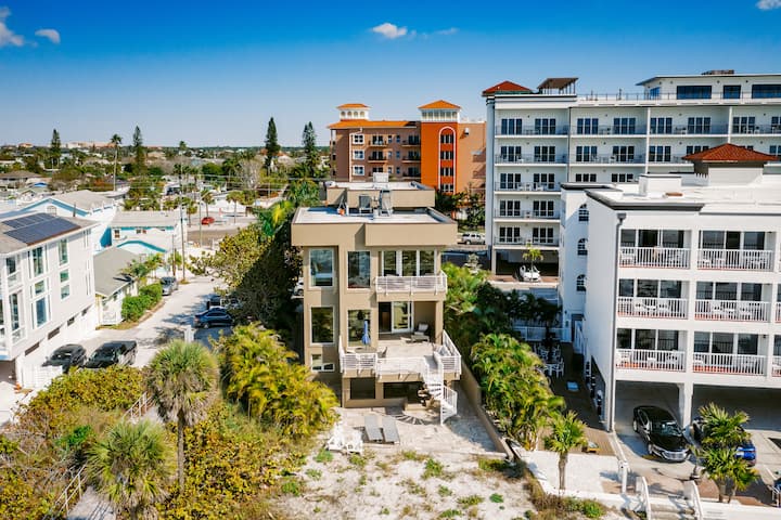 Lux Madeira Beachfront Home - Madeira Beach, FL