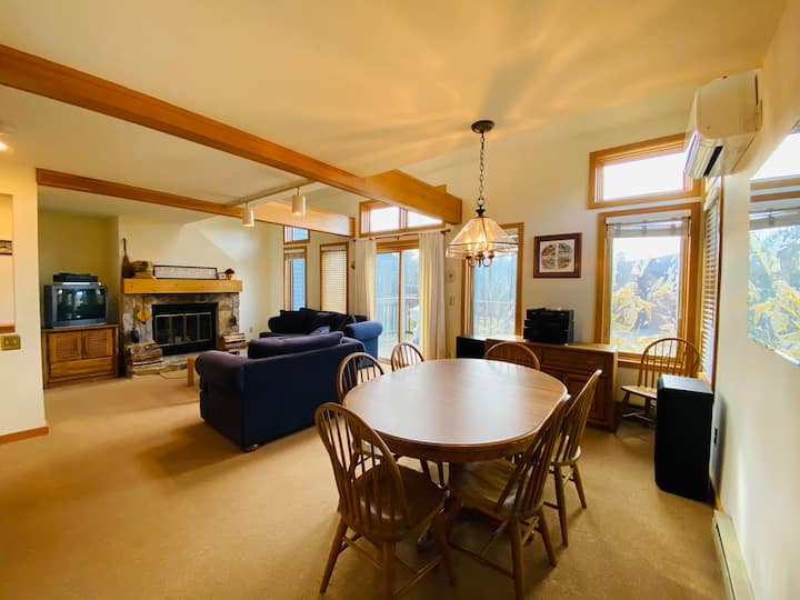 Home 5 Min From The Hermitage, 8 Min From Mt. Snow - Wilmington, VT
