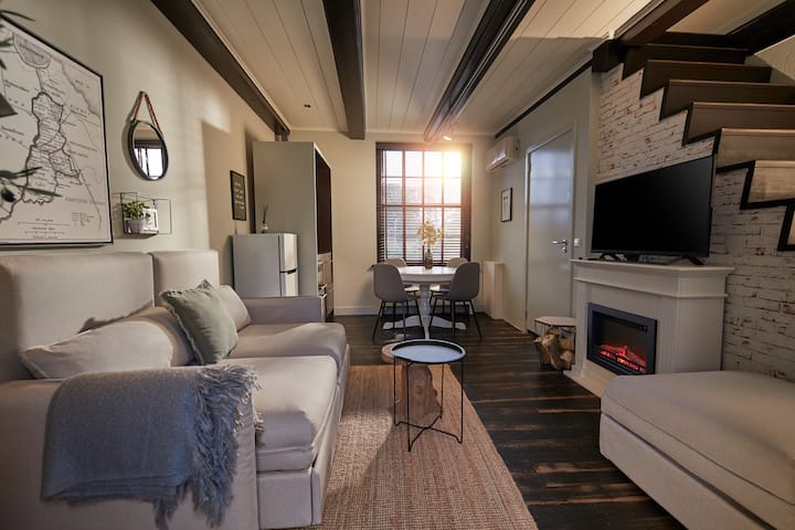 55. Cozy Rustic River House - Amsterdam