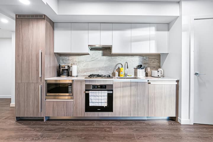 Stylish 1-br Condo | Cf Richmond Centre | Parking - Richmond, BC, Canada