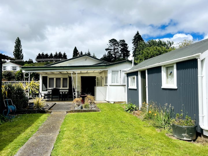 Comfy, Pet Friendly House For Groups & Families - Turoa