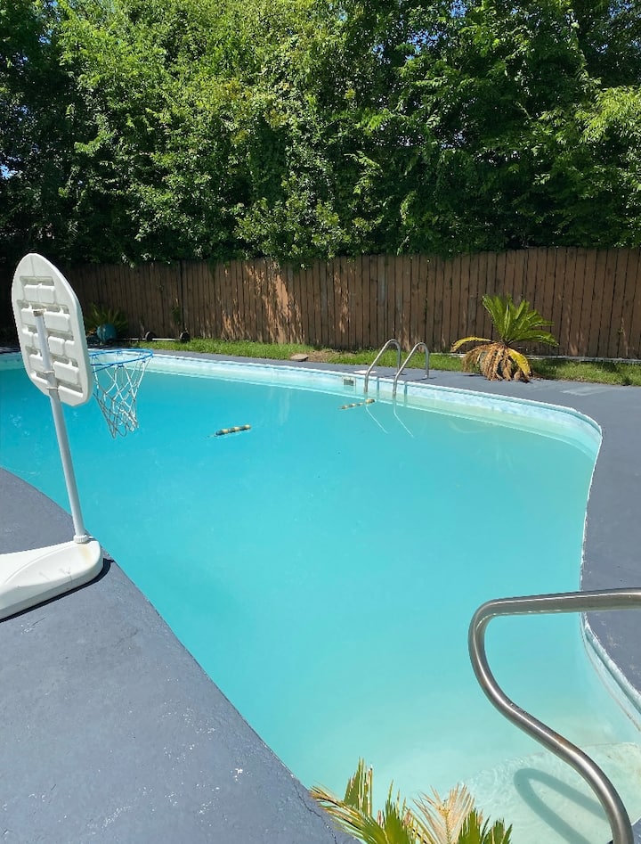 Furnished 3 Bedroom House+ Pool - Alabama Safari Park