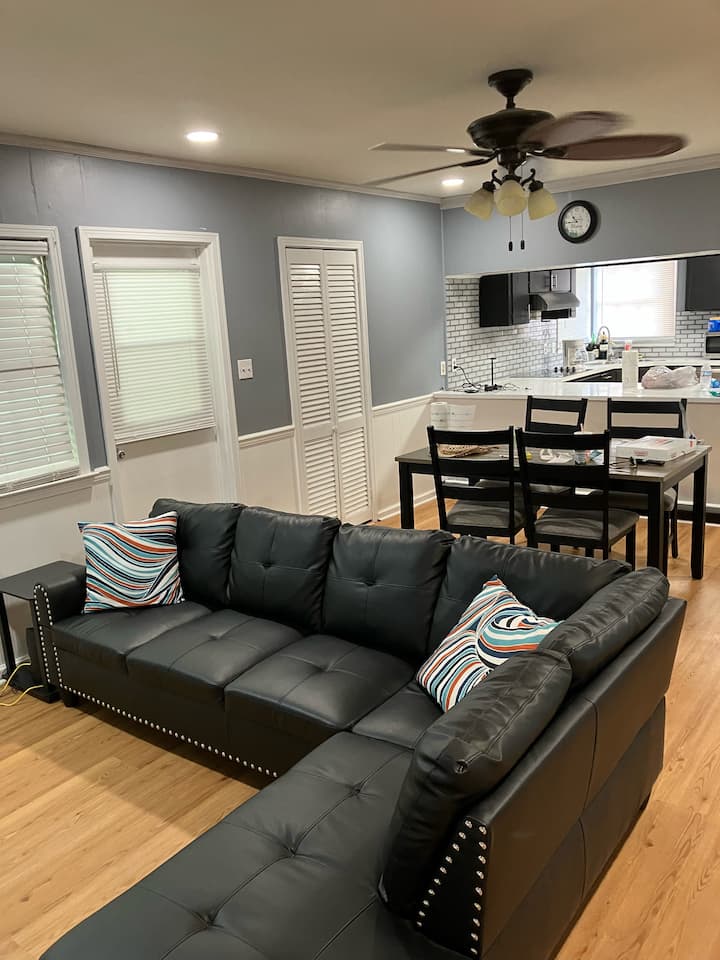 Furnished 3 Bedroom House+ Pool - Alabama Safari Park