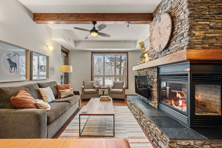 The Antler Hideaway | Pool | Hot Tub | Fireplace - Radium Hot Springs