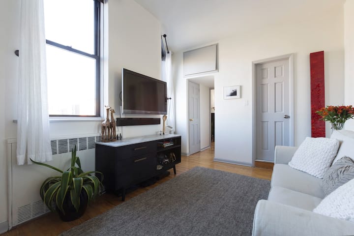 Sunny One Bedroom West Village Flat - New York City, NY