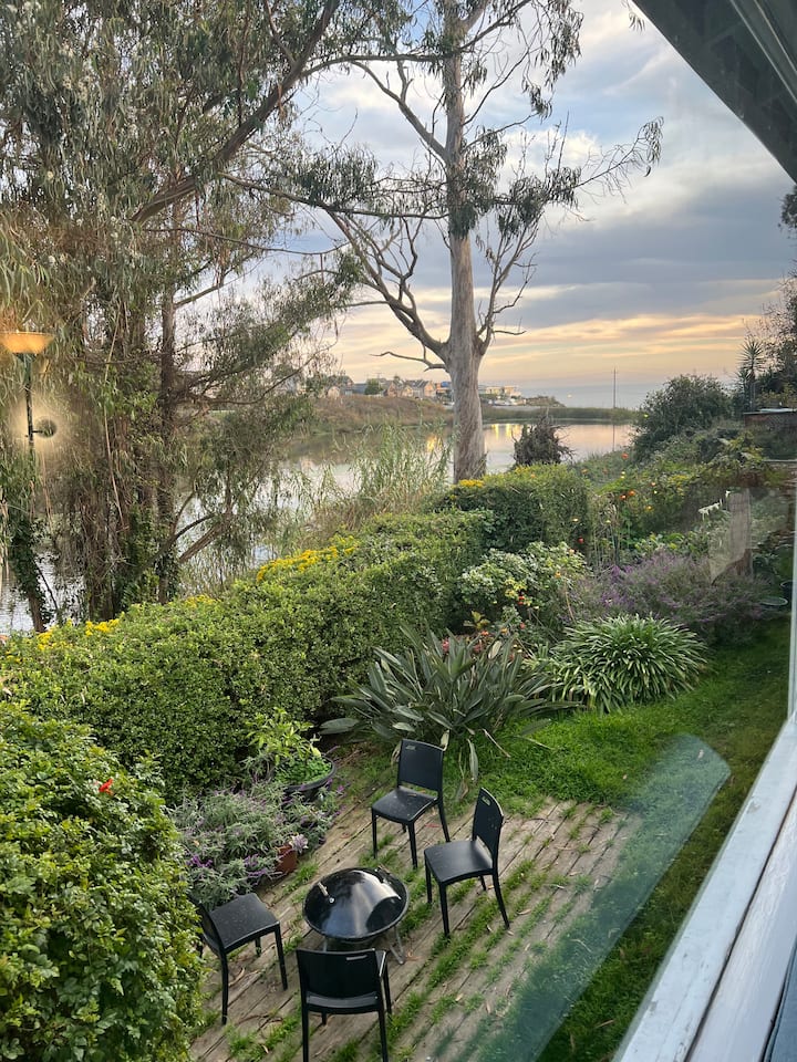 Beach House With Stunning Lake And Ocean Views - Santa Cruz, CA