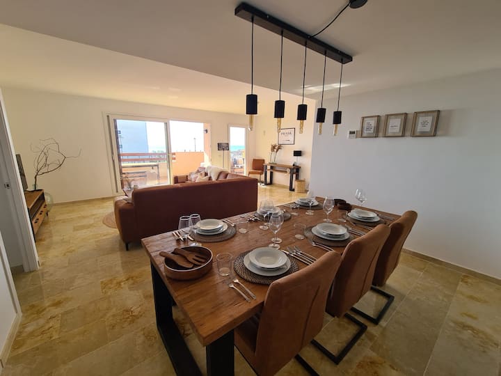 Ruim Appartement Met Zeezicht - Torrevieja