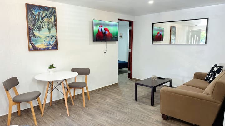1st Floor Beach Gem - Netflix, Wi-fi, Ac - Levittown