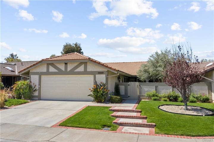 Great Vacation Home In Valencia. - Santa Clarita, CA