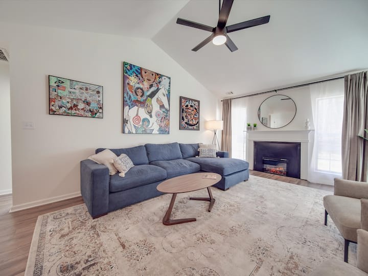 Fully Updated 3 Br Ranch Escape—near Usnwc/airport - Charlotte, NC