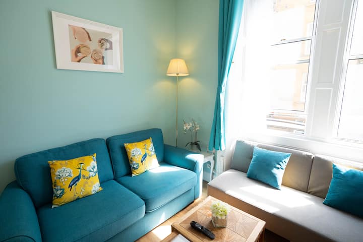 Stylish Apartment In Edinburgh ‧ 5 Beds 3 Bedrooms - Edinburgh